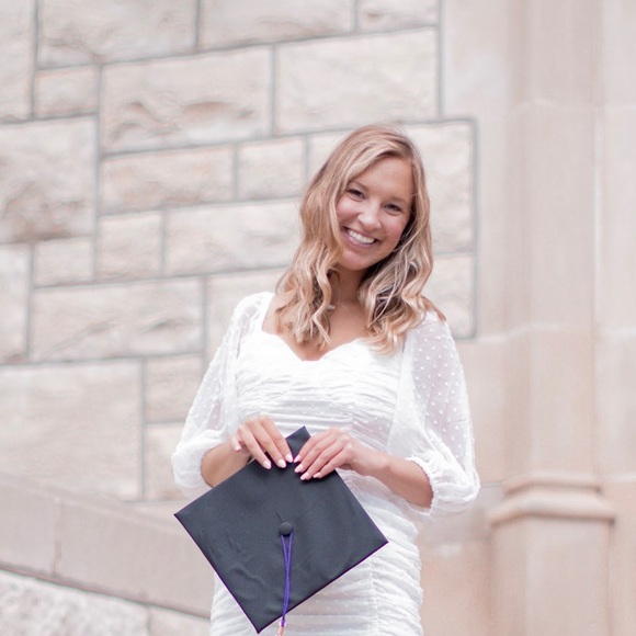 Nicole's Closet (@nicole_spann) | Poshmark